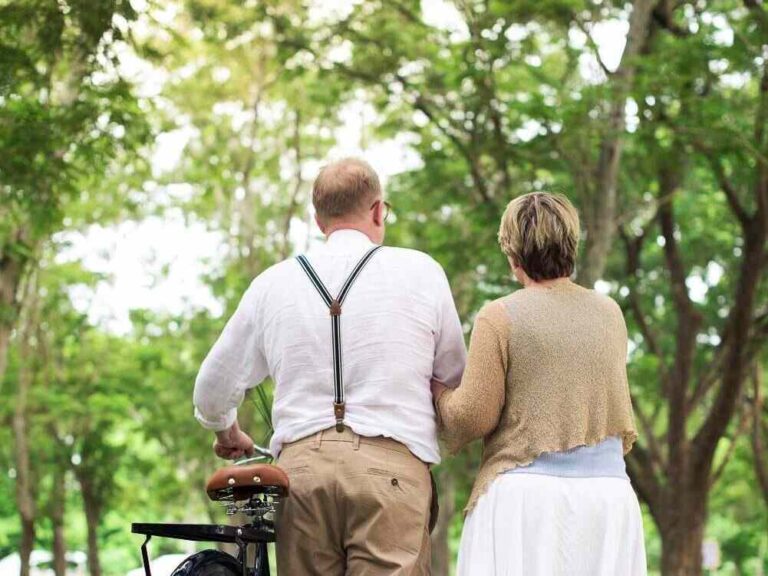 SeniorMatch - Dating Site for Men & Women Over 50 in 2025