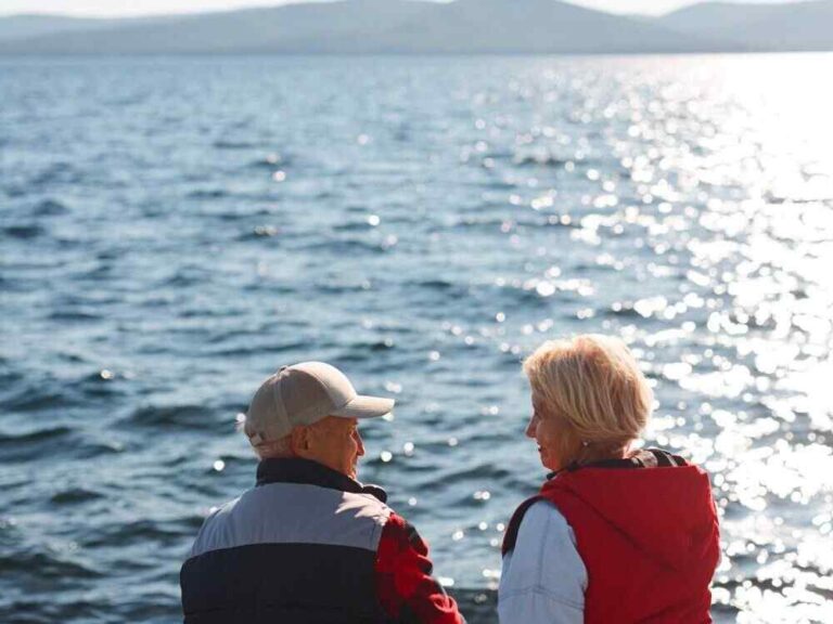 SeniorMatch - Dating Site for Men & Women Over 50 in 2025